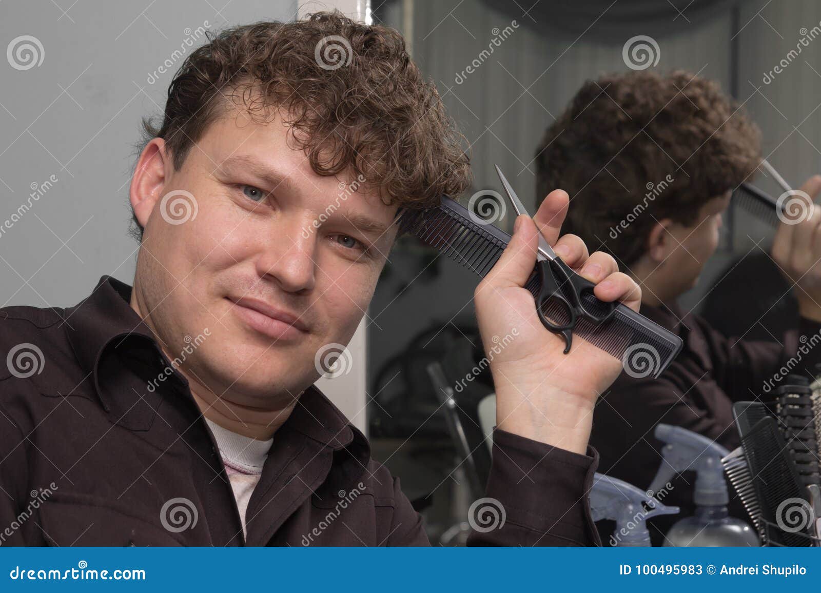 Master barber at work stock image. Image of face, profession - 100495983