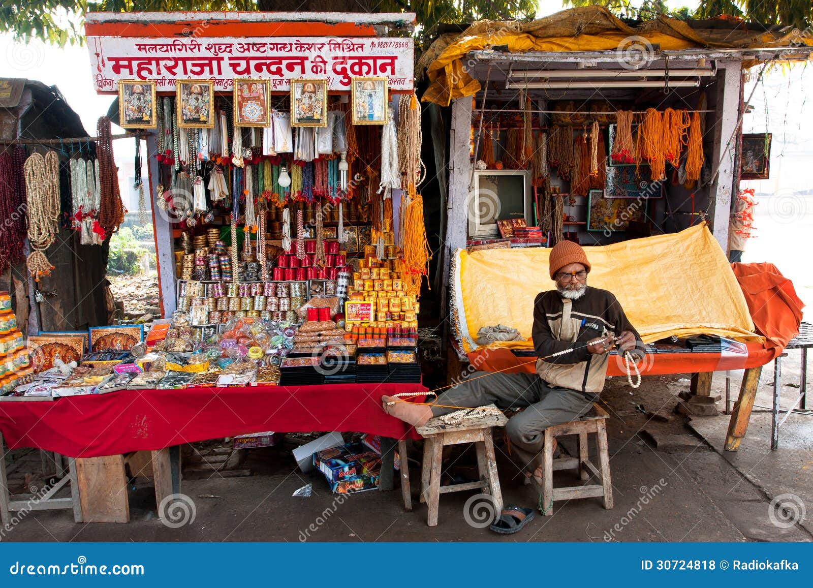 Master of Beads Works at His Stall Editorial Stock Photo - Image of ...