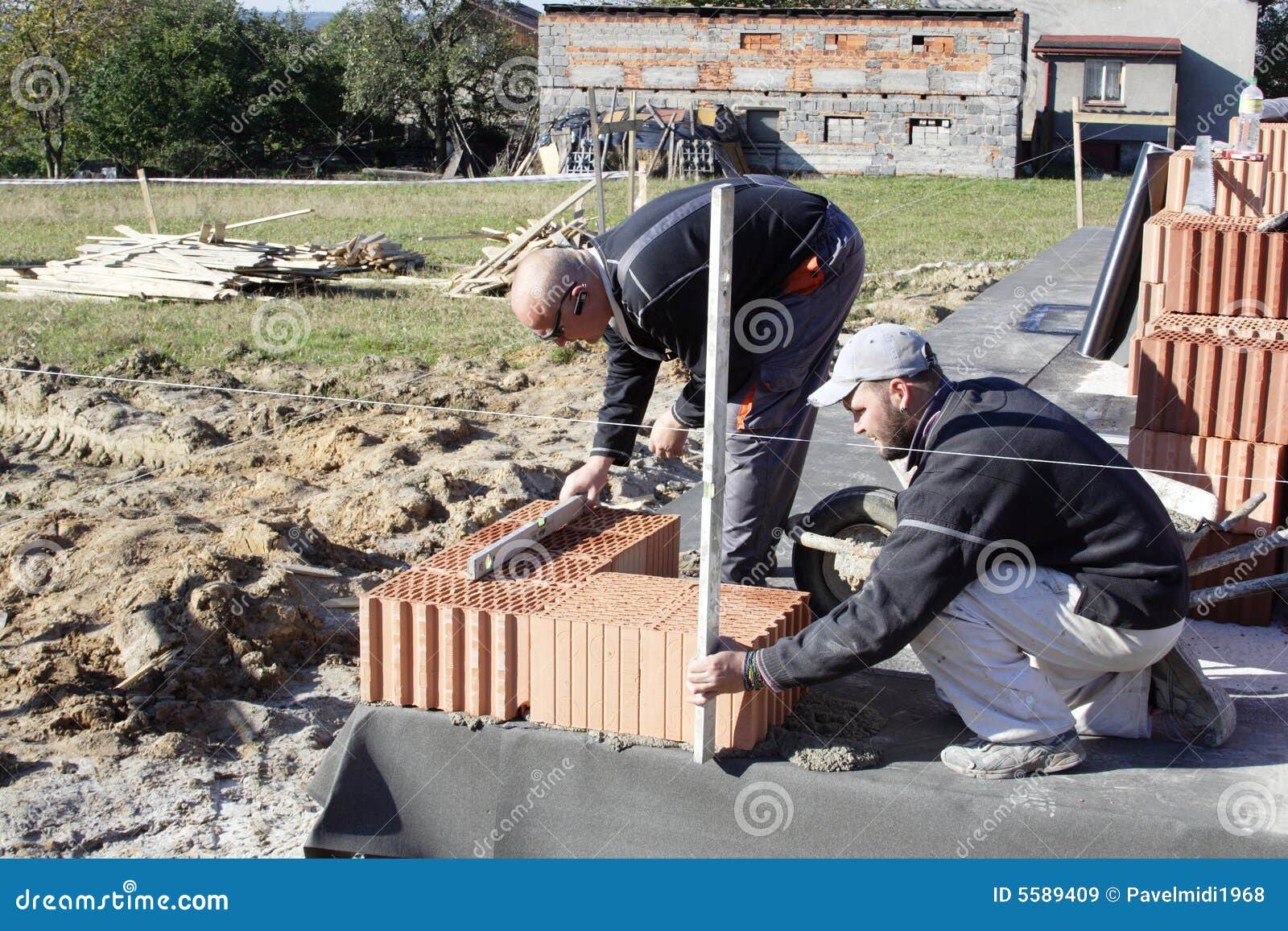 Master bricklayer stock image. Image of site, residential - 5589409
