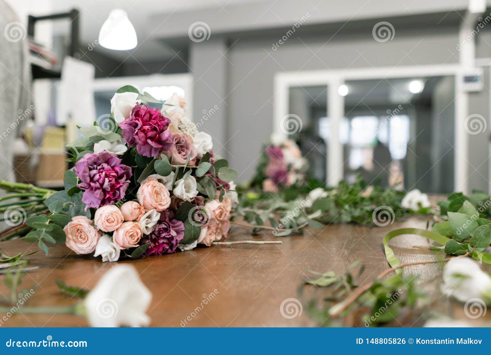 Master Class on Making Bouquets. Spring Bouquet. Learning Flower ...