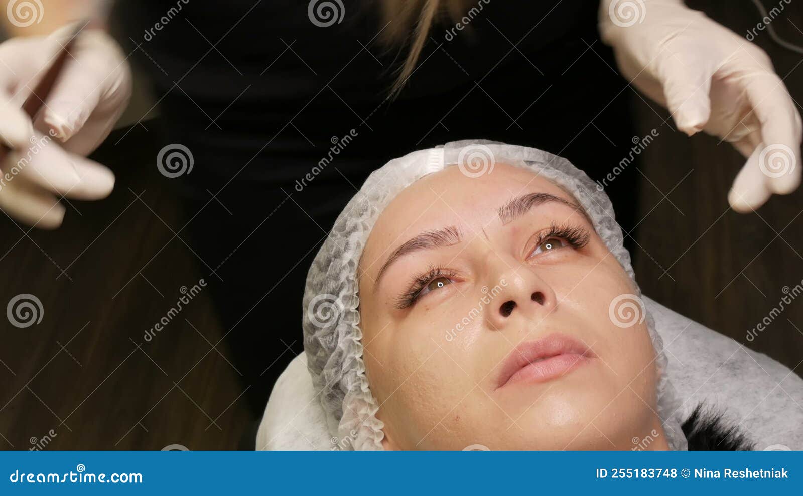 The Master Draws a New Shape of the Eyebrows with Special Pencil ...