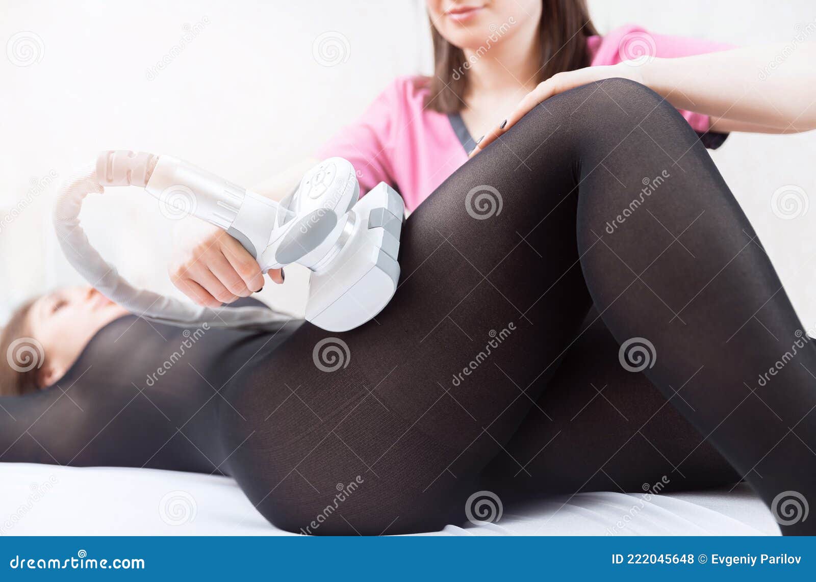 Master Of Lpg Massage To Remove Cellulite From Woman Body For Lifting