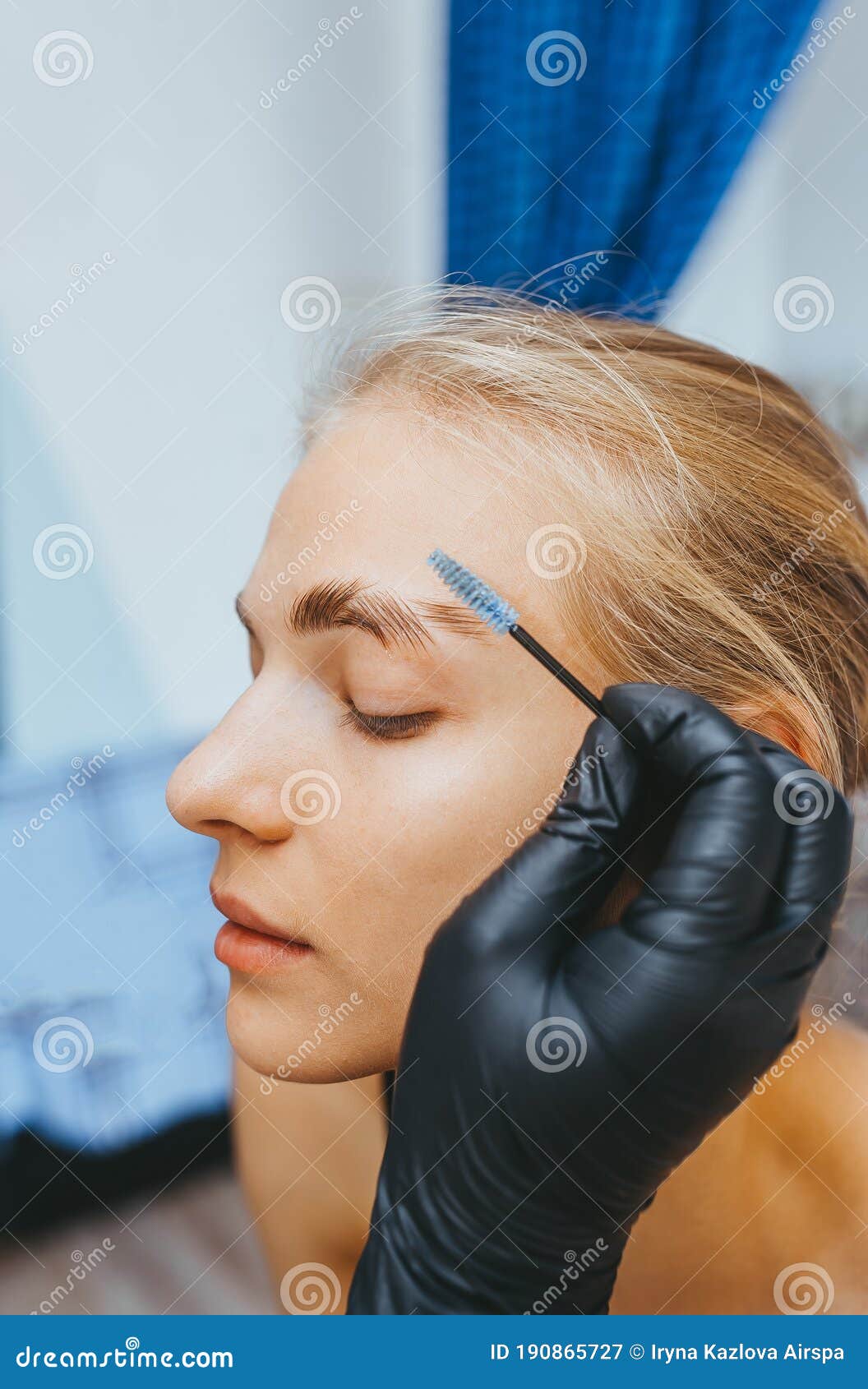 Master Makeup Corrects, and Gives Shape To Pull Out with Forceps ...