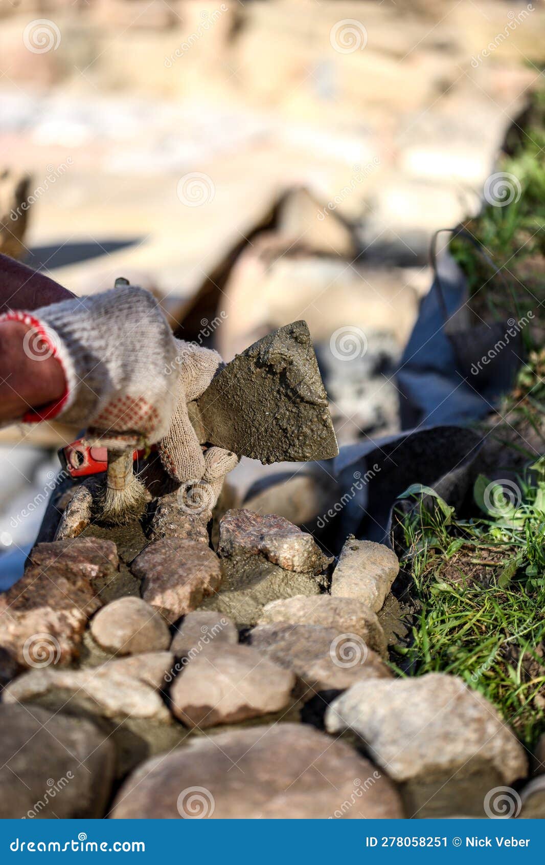 Hands of an Old Master Mason Stock Image - Image of cement, stone ...