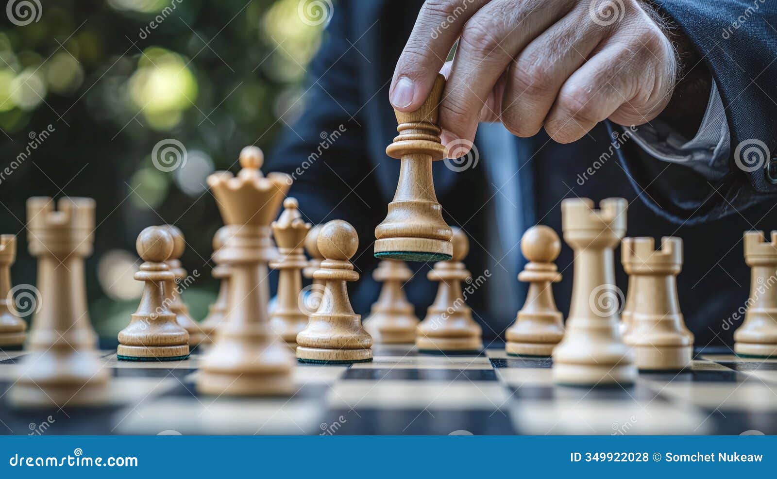 Master Strategic Thinking by Understanding the Art of Decision-making ...