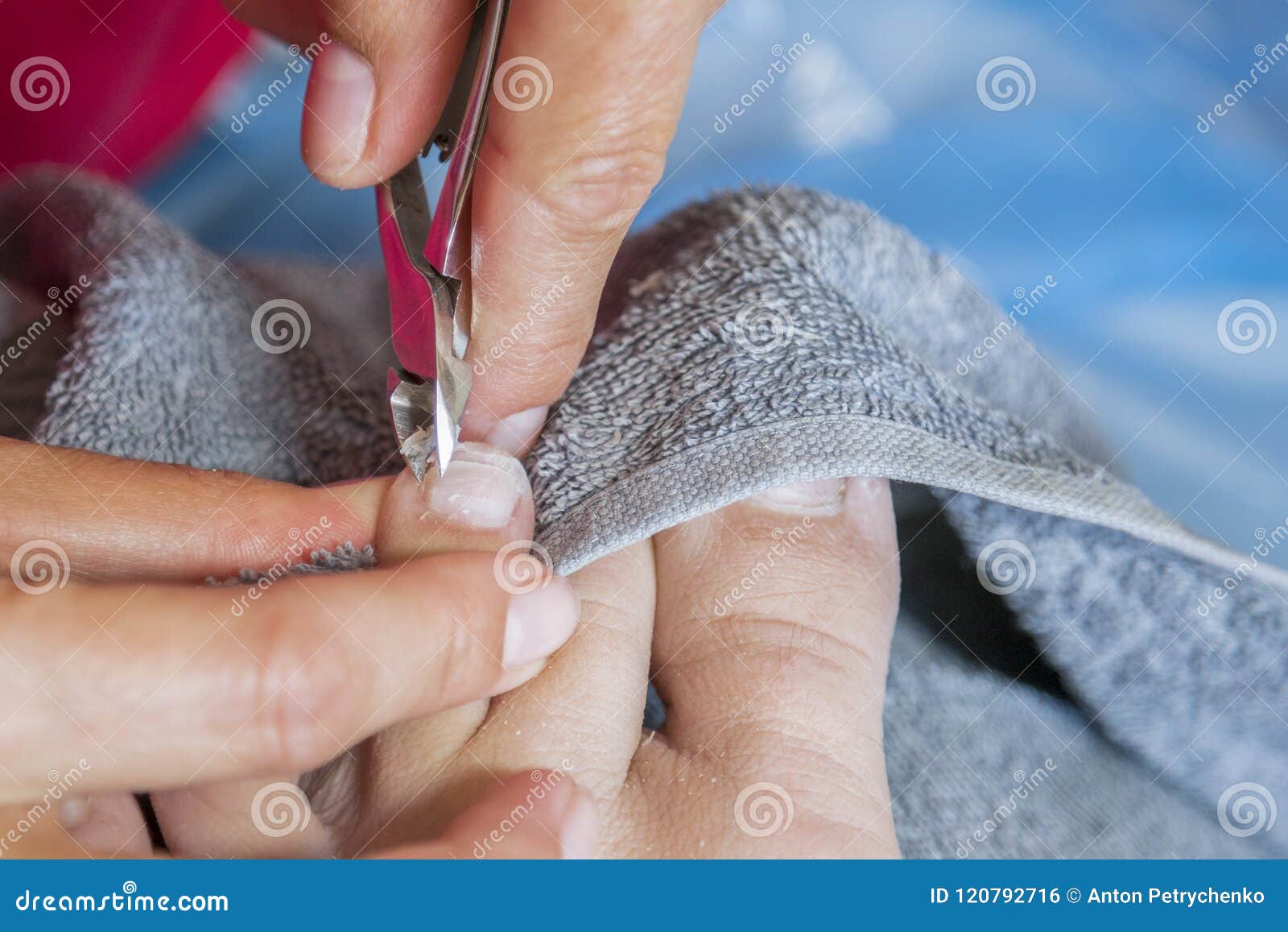 Master Using Professional Instruments when Doing Pedicure. Pedicure ...