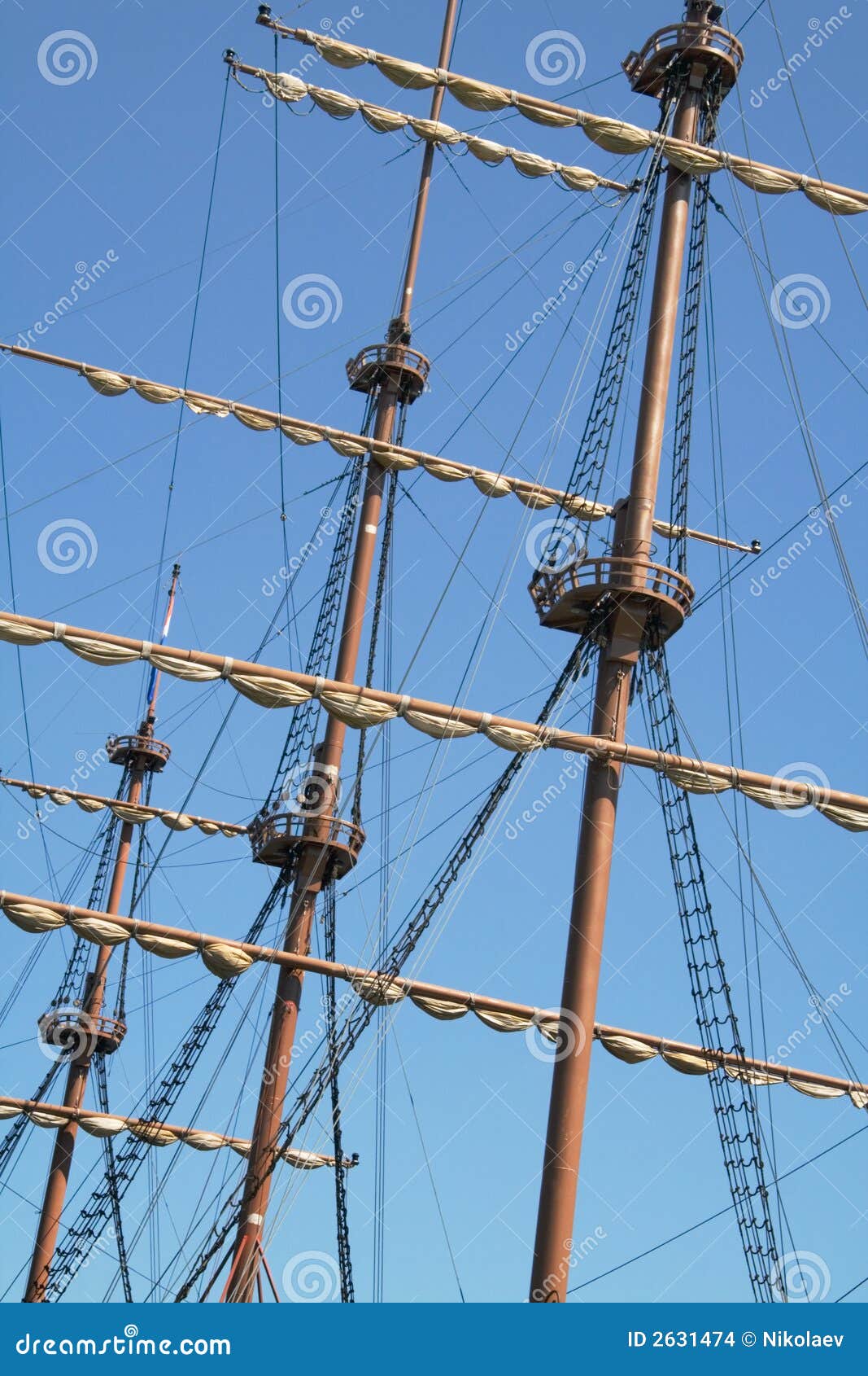 Masts Picture. Image: 2631474