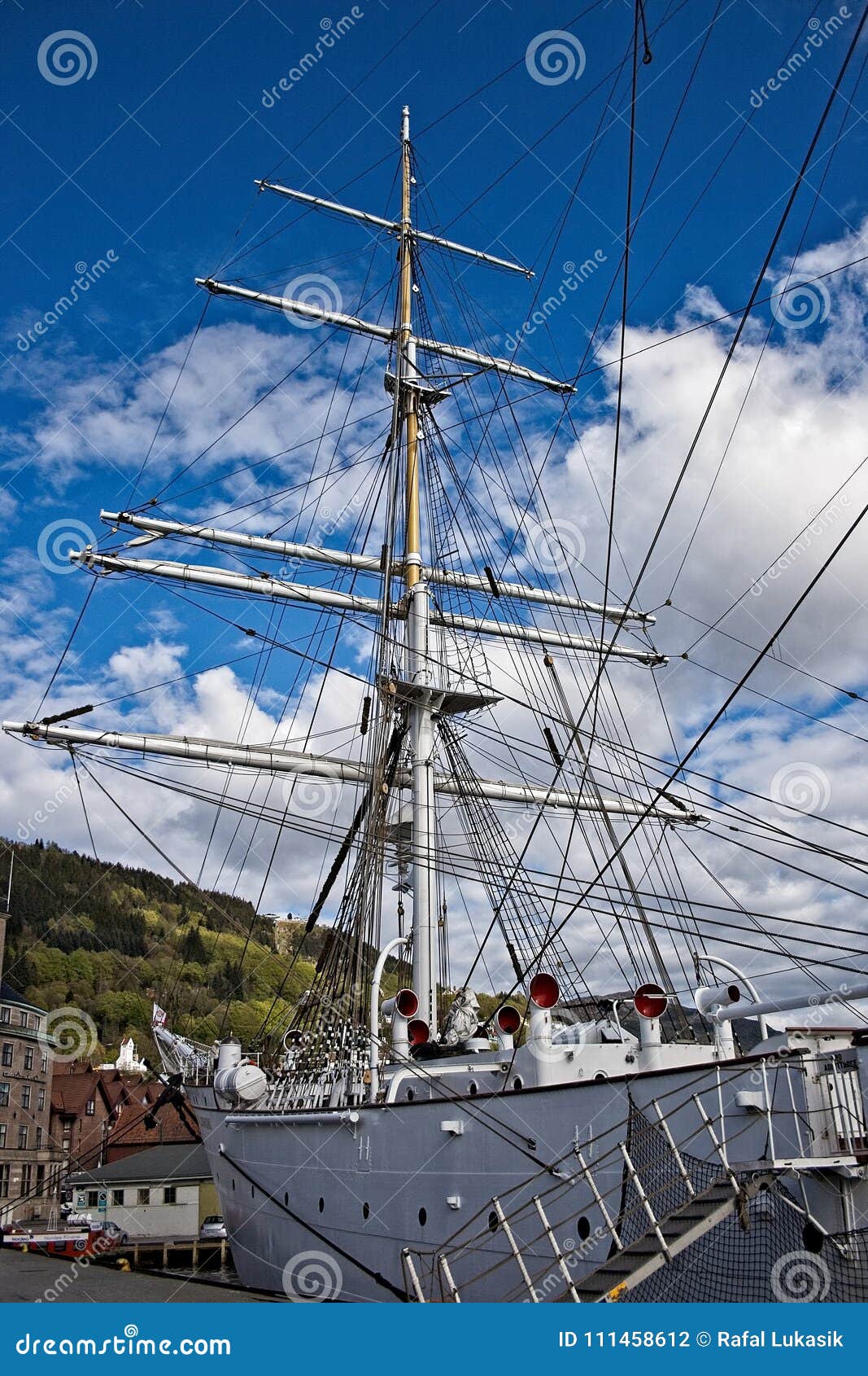 Masts of a sailing ship editorial photography. Image of clouds - 111458612