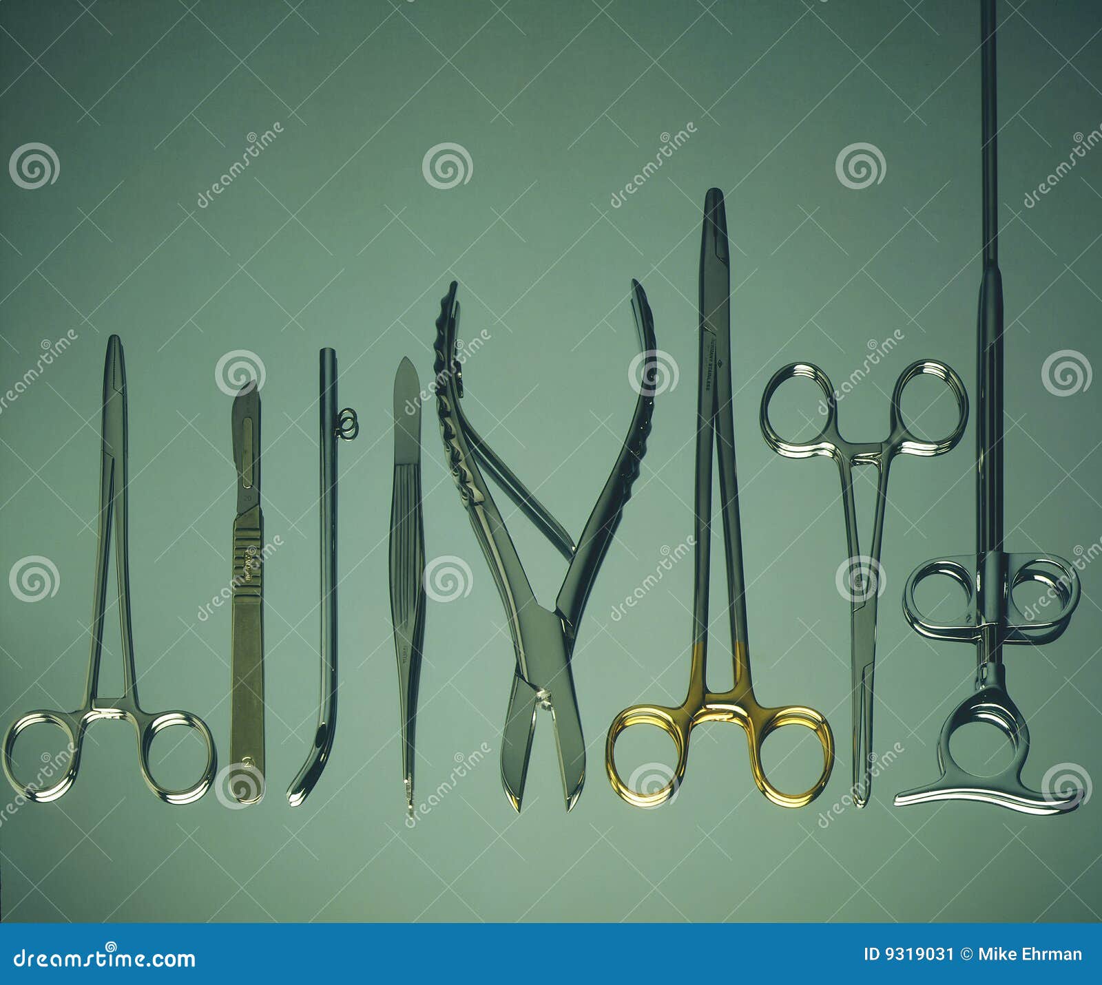 Matériel chirurgical image stock. Image du exécution, maladie - 9319031