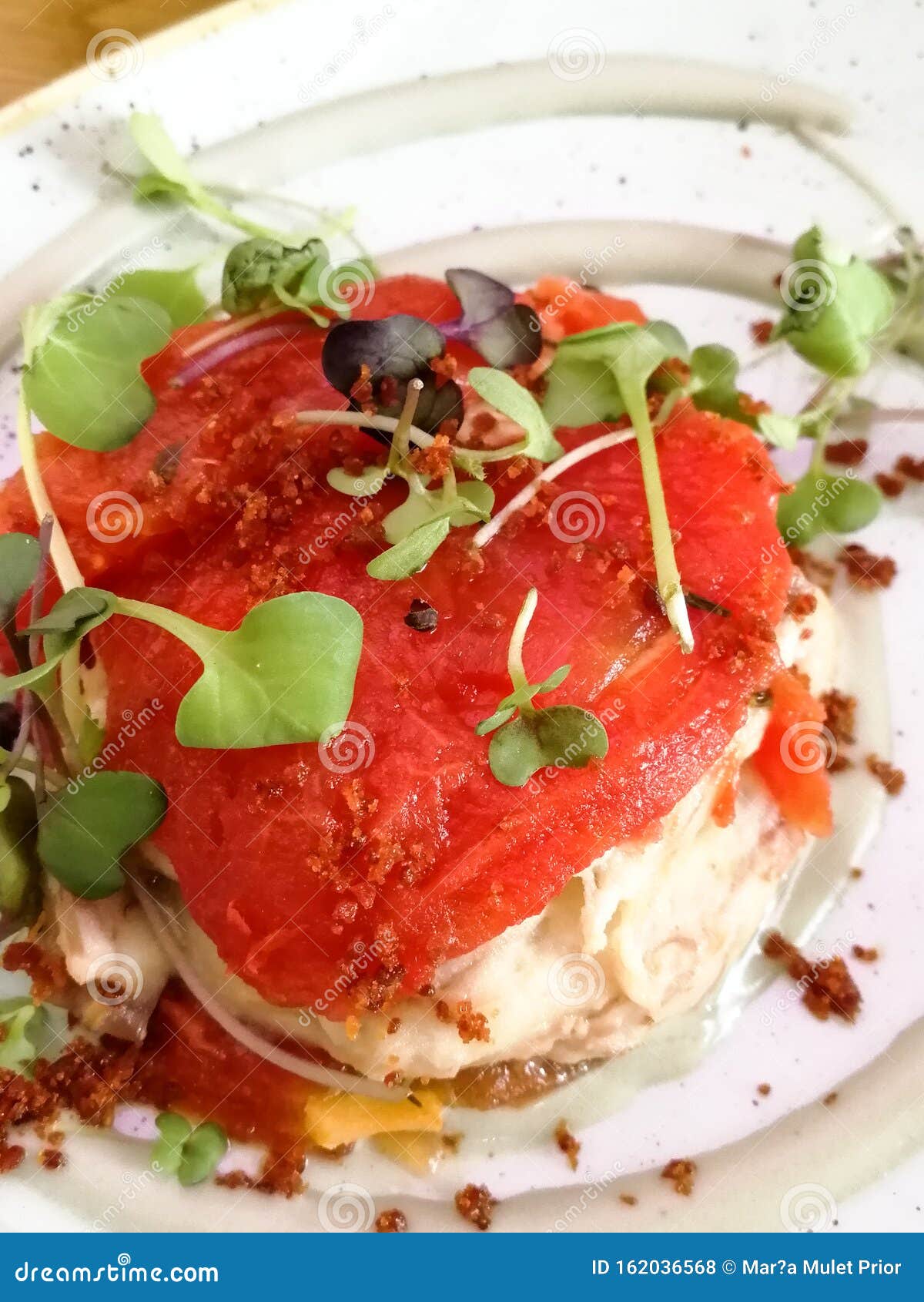 Mat av gikt i restaurangen arkivfoto. Bild av grönsaker - 162036568