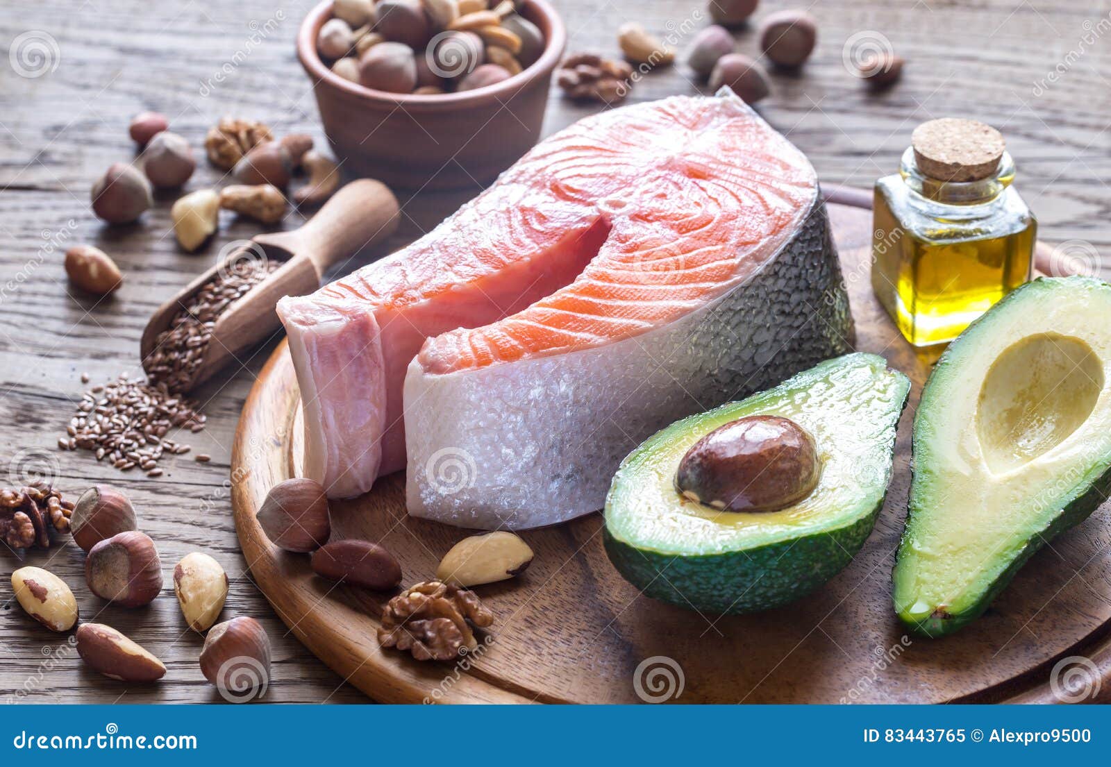 Mat med fetter Omega-3 fotografering för bildbyråer. Bild av flaxfrö ...