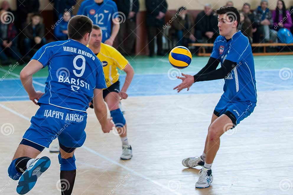 Match de volley image éditorial. Image du indoors, bras - 86551730