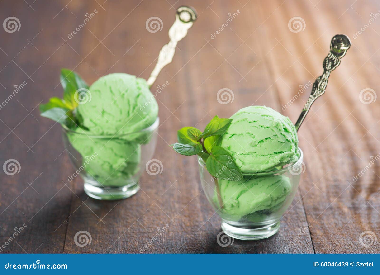 Matcha glass i kopp fotografering för bildbyråer. Bild av frukt - 60046439