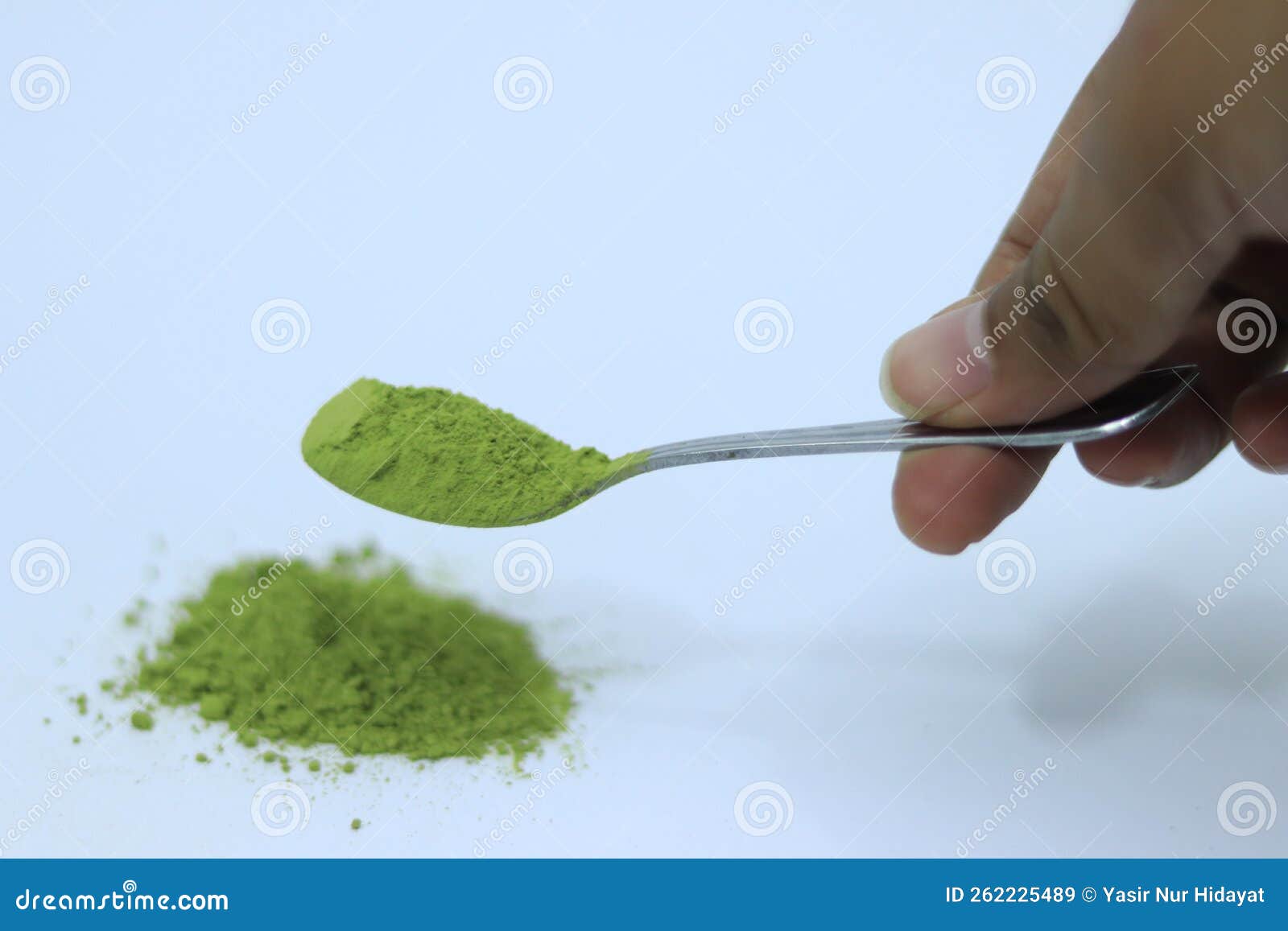 Matcha powder with spoon stock image. Image of fruit - 262225489