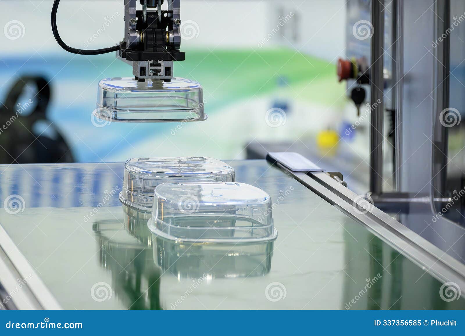 The Material Handling Process By Robotic System From Injection Machine ...