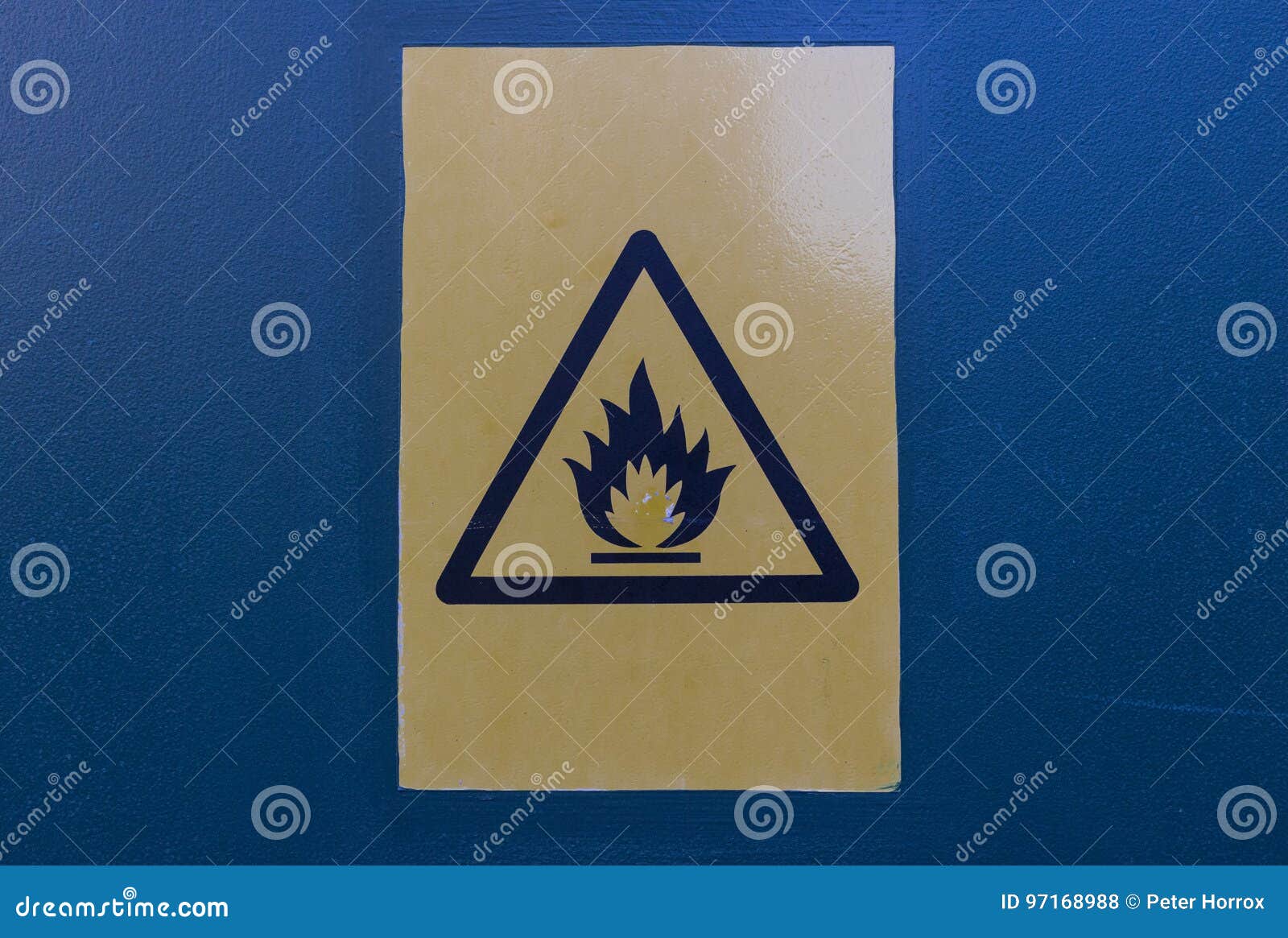 Material inflamable foto de archivo. Imagen de sitio - 97168988