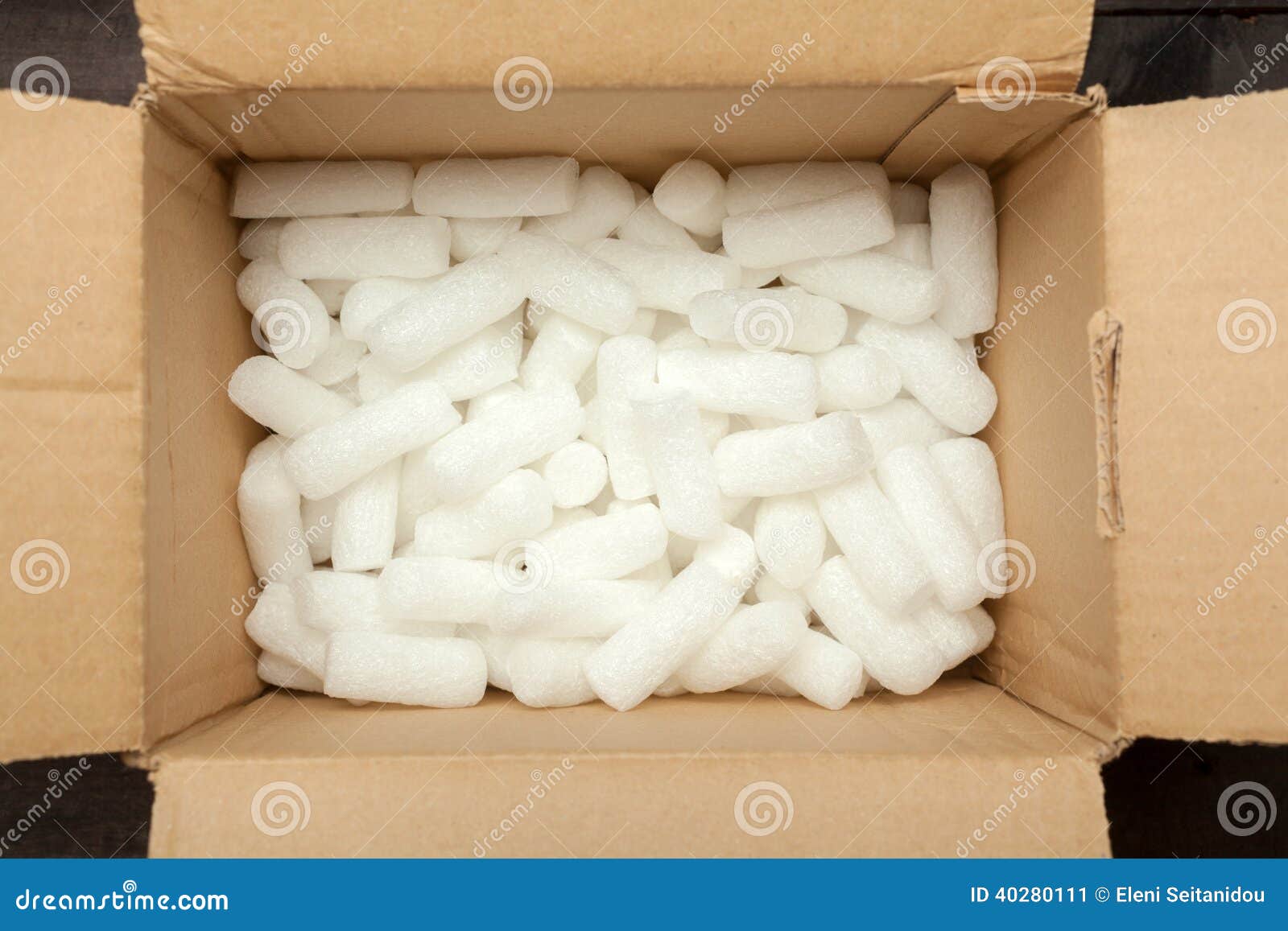 Materiali da imballaggio immagine stock. Immagine di scatola - 40280111