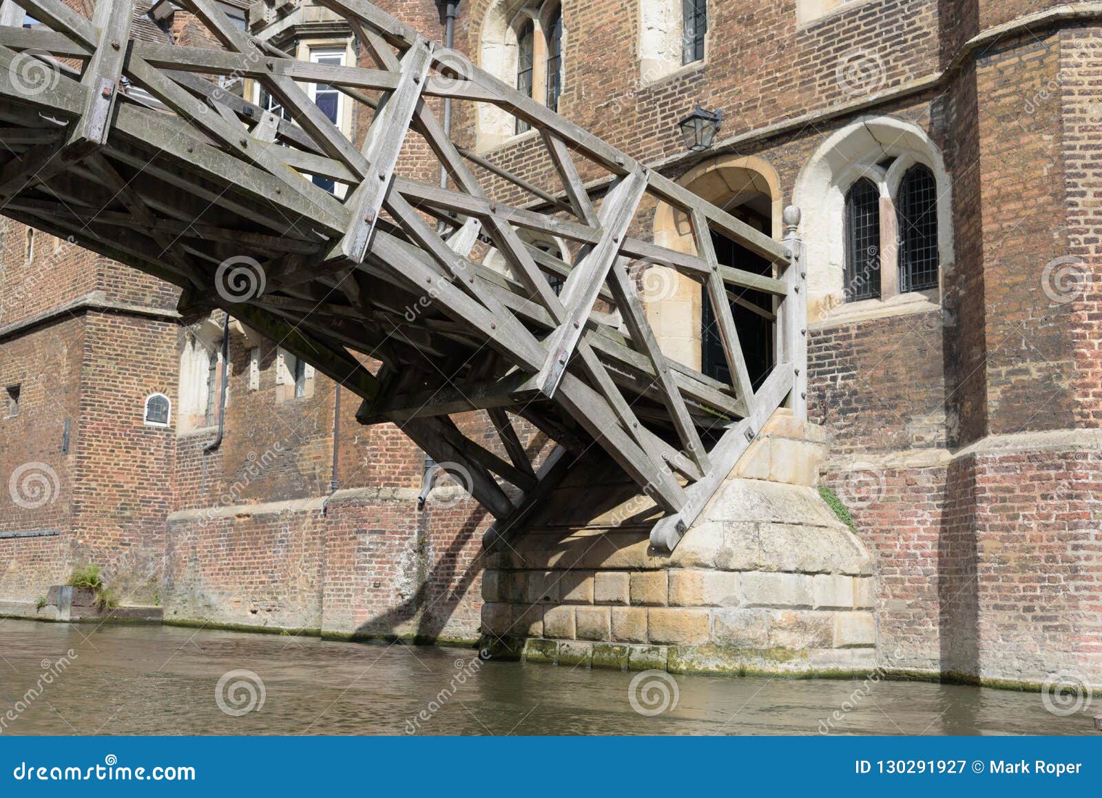 Mathematical Bridge at Queens` College, Cambridge, England Stock Image ...