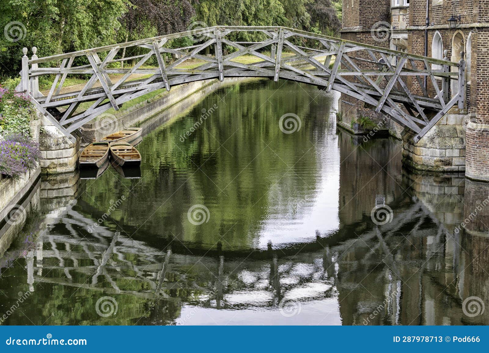 Mathematical Bridge on the River Cam Cambridge Stock Image - Image of ...