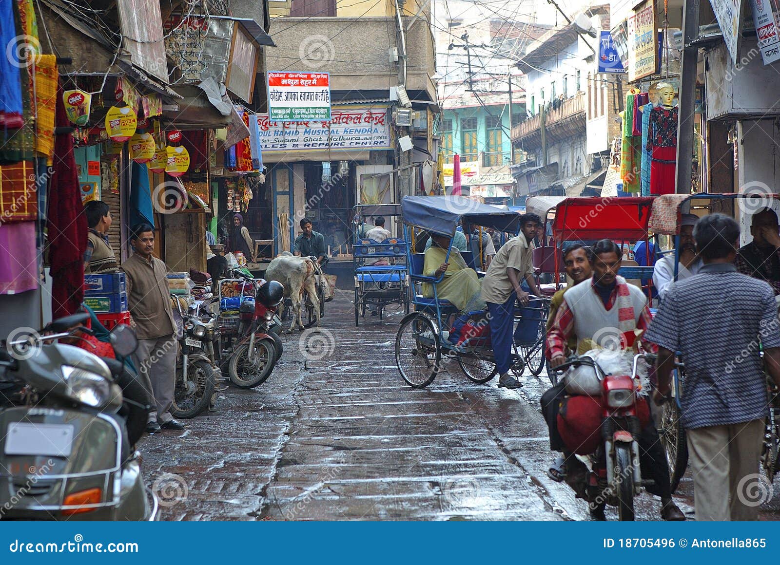 Mathura editorial photo. Image of people, tourism, hindu - 18705496
