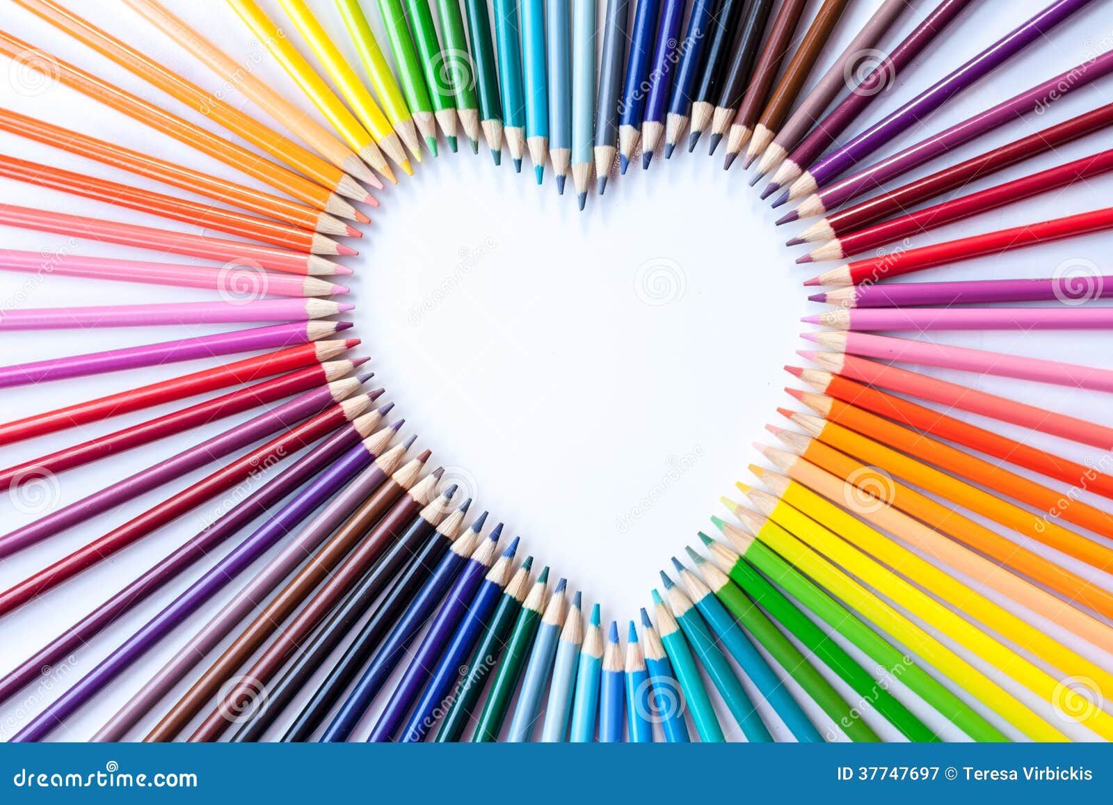 Matite e pastelli colorati immagine stock. Immagine di tiraggio - 37747697