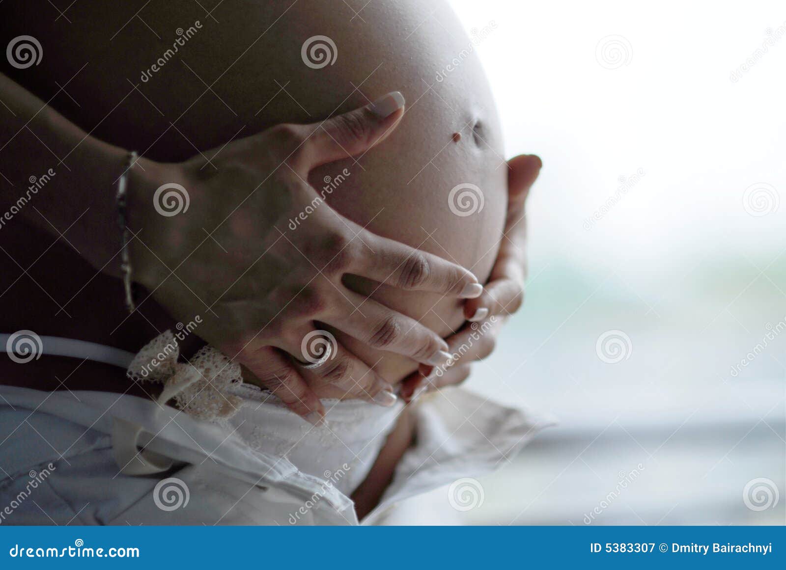 Matriz expectante imagem de stock. Imagem de interior - 5383307