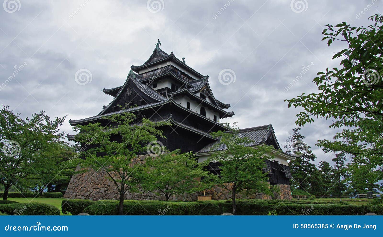 Matsue Castle stock image. Image of view, lake, castle - 58565385