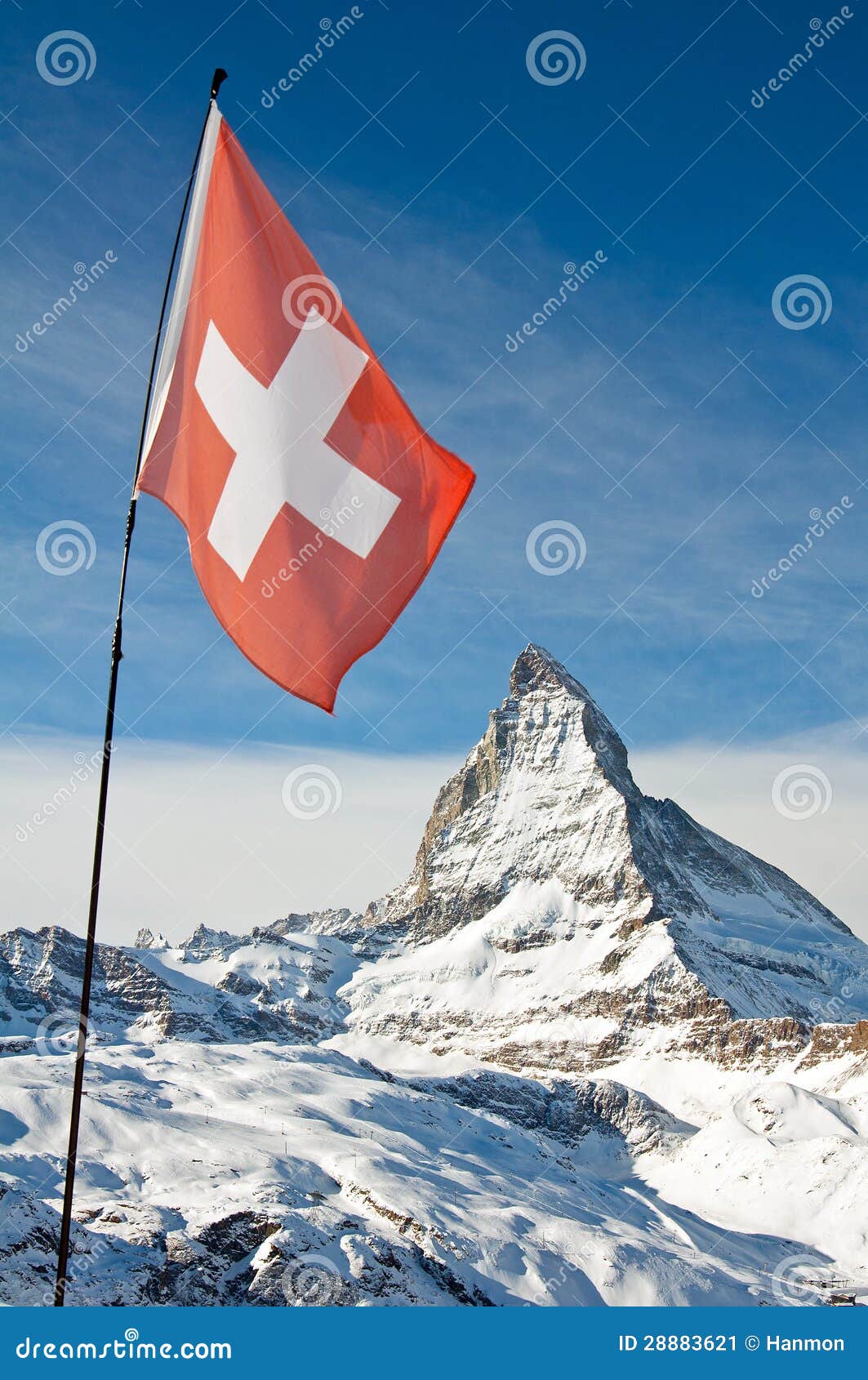 Matterhorn Met De Zwitserse Vlag Stock Afbeelding - Image of openlucht ...