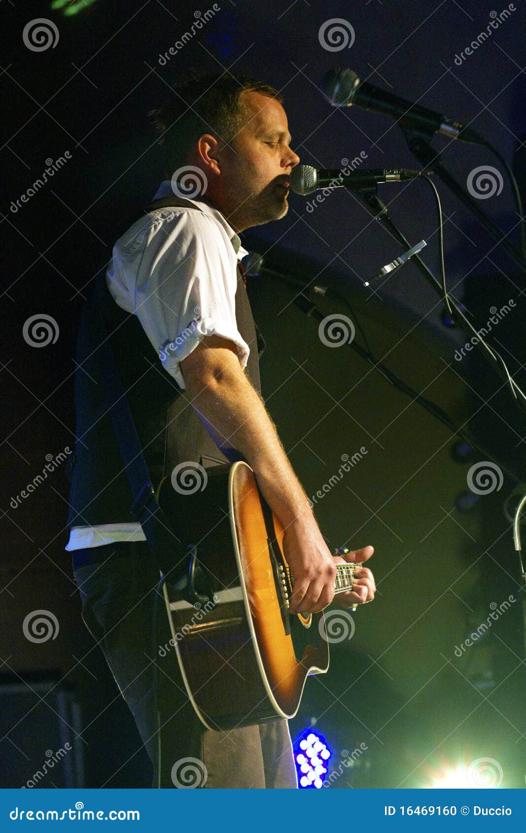 Matthew Ryan editorial image. Image of country, sound - 16469160