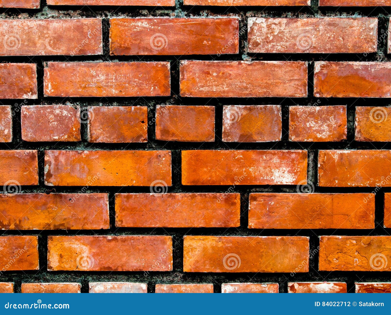 Mattoni pieni rossi fotografia stock. Immagine di mattone - 84022712