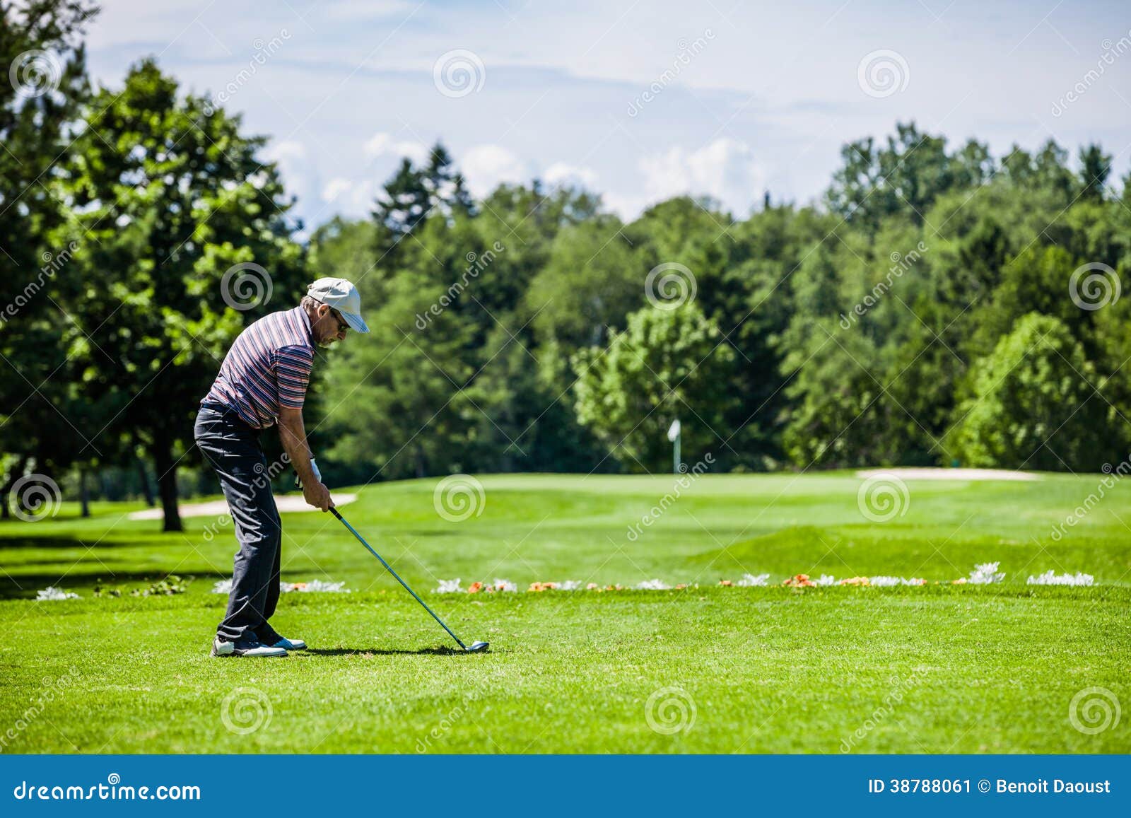 Mature Golfer on a Golf Course Stock Image - Image of recreation, grass ...