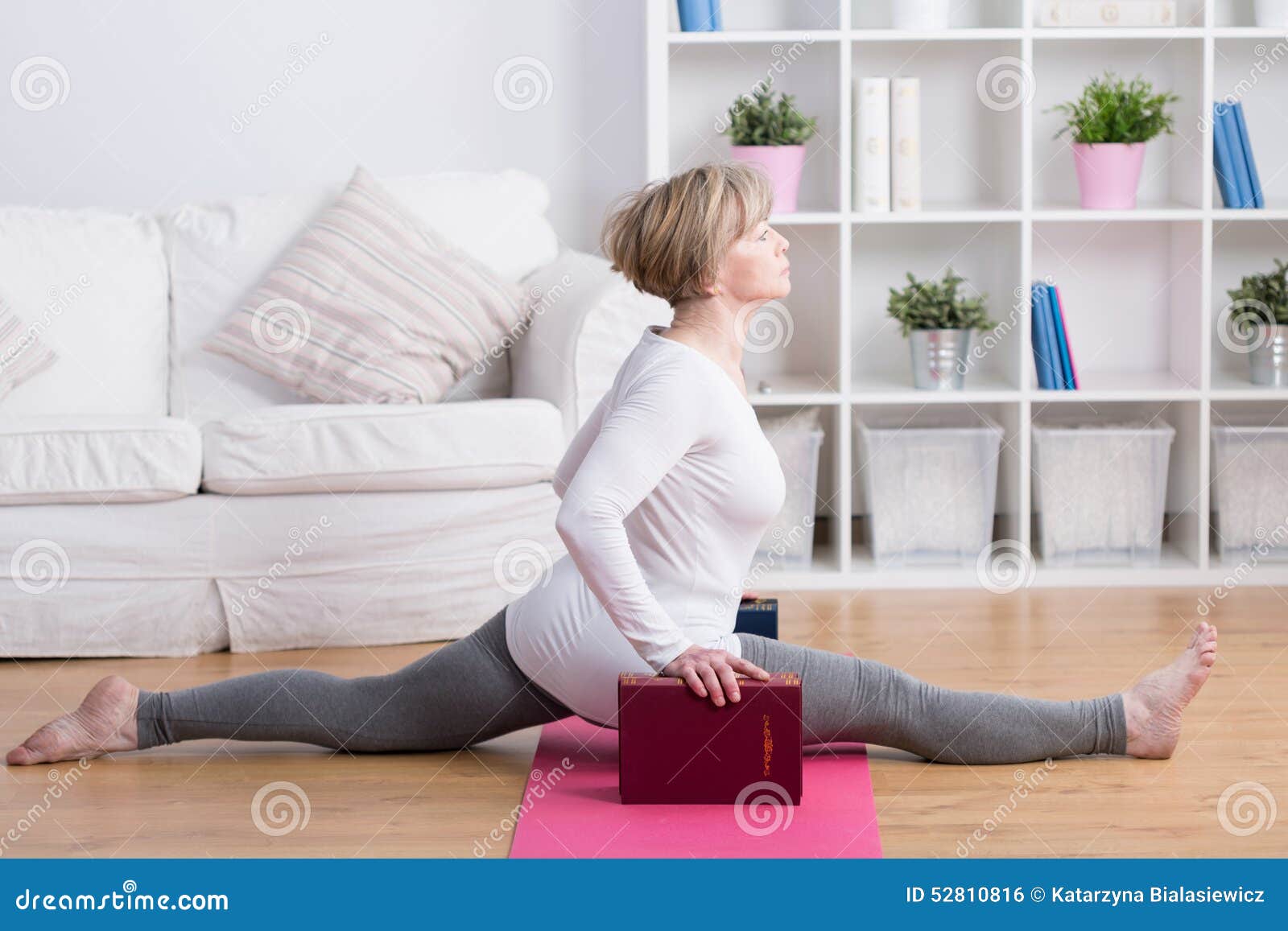 Mature Woman Doing the Splits Stock Photo - Image of figure, fifty ...
