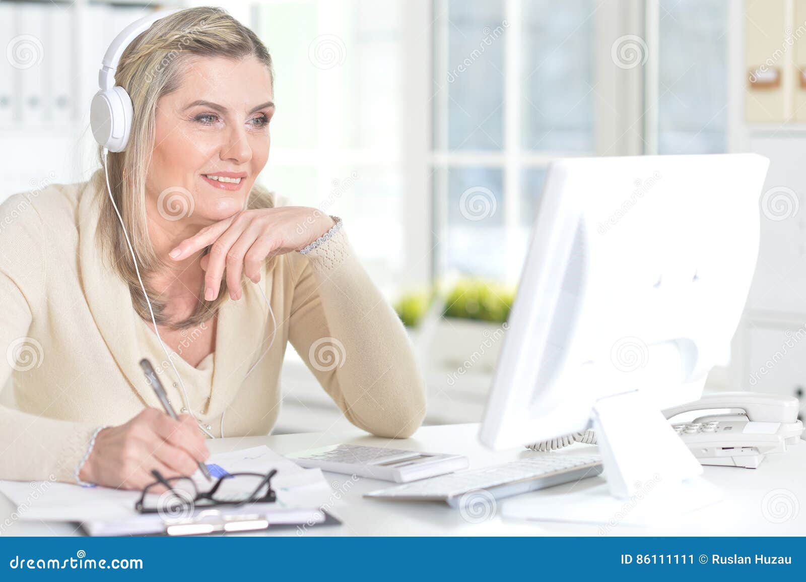 Mature Woman Using Computer Stock Image - Image of communication, aged ...