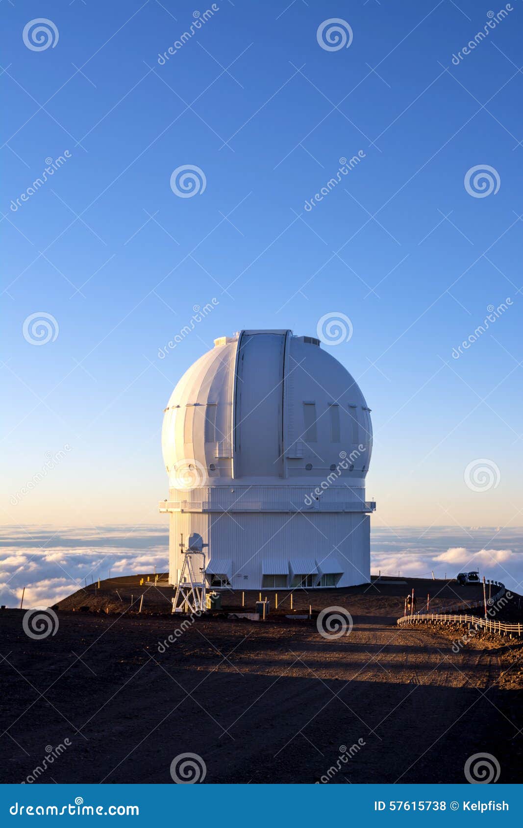 Mauna Kea Observatory photo stock. Image du altitude - 57615738