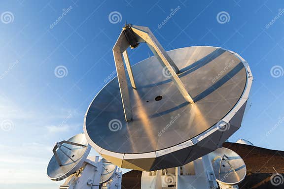 Mauna Kea Smithsonian Submillimeter Array, Isla Grande, Hawaii Imagen ...