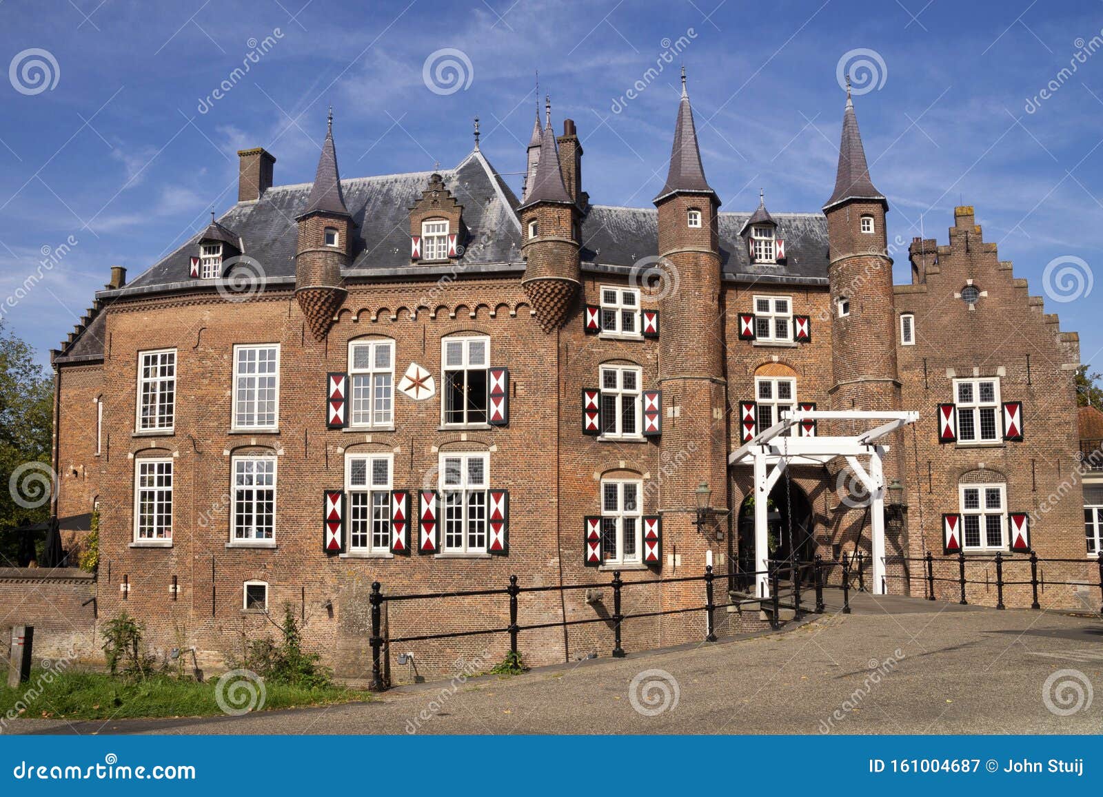 Maurick castle bij Vught stock afbeelding. Image of nederlands - 161004687 Maurick castle bij Vught stock afbeelding. Image of nederlands - 161004687