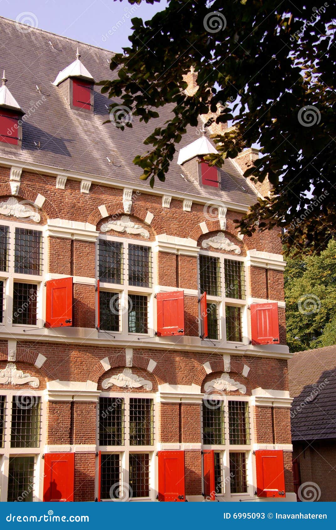 Mauritshouse stock image. Image of gable, shutters, hunting - 6995093