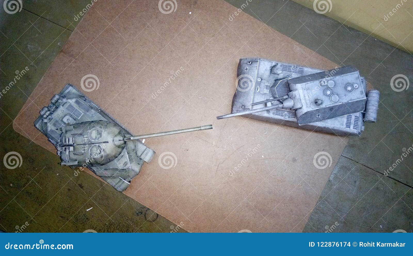 MAUS Contra Modelo Del Papel Del Tanque IS7 Foto de archivo - Imagen de ...