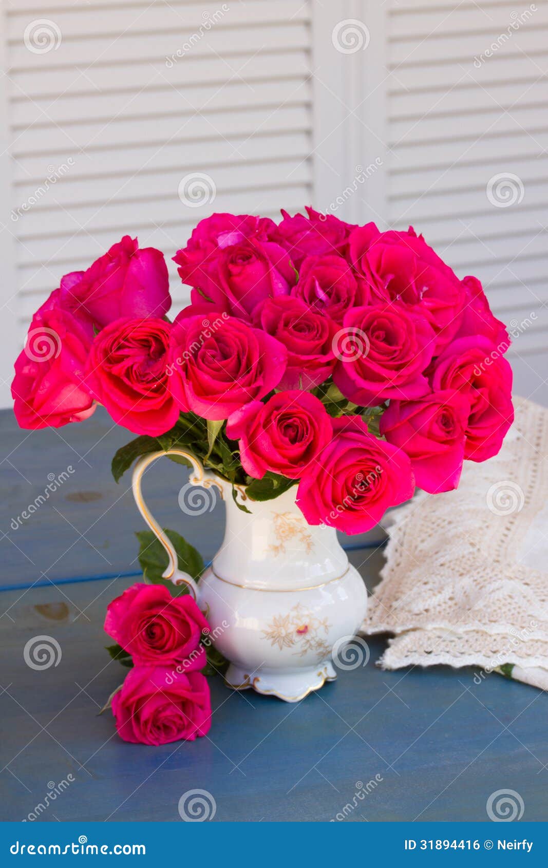 Mauve roses in vase stock photo. Image of love, nature - 31894416