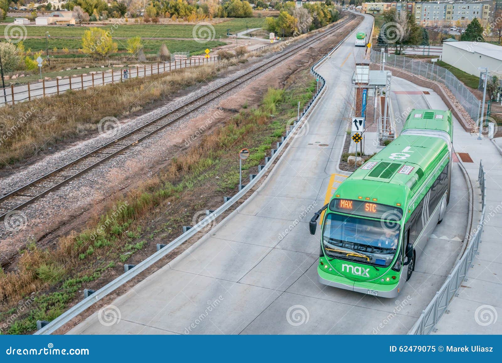 MAX Bus Rapid Transit imagen editorial. Imagen de calle - 62479075
