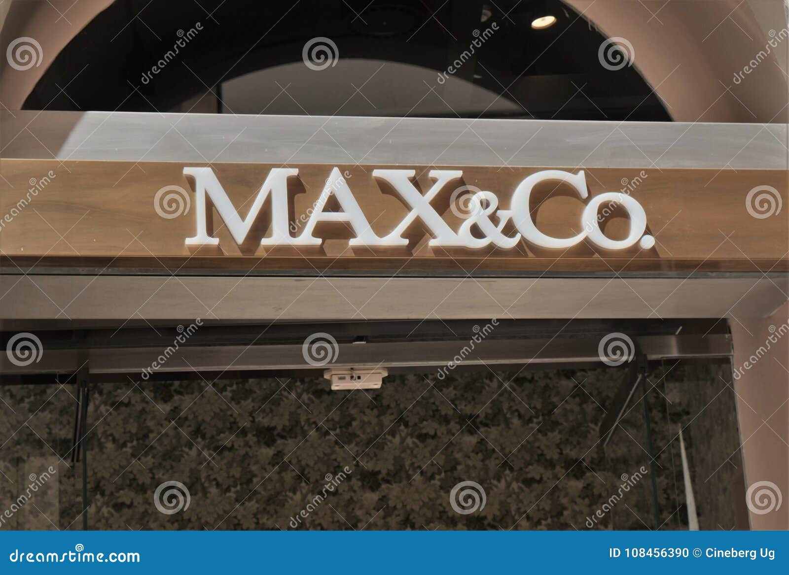 Max & Co. Store Signage Editorial Image - Image of accessories ...
