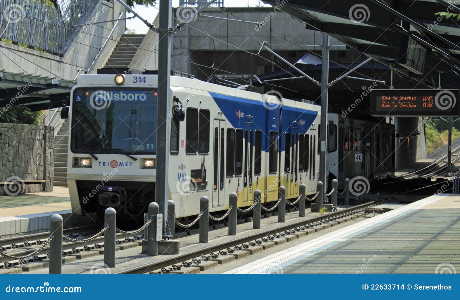 Max Train Beaverton, Oregon Editorial Stock Image - Image of driver ...