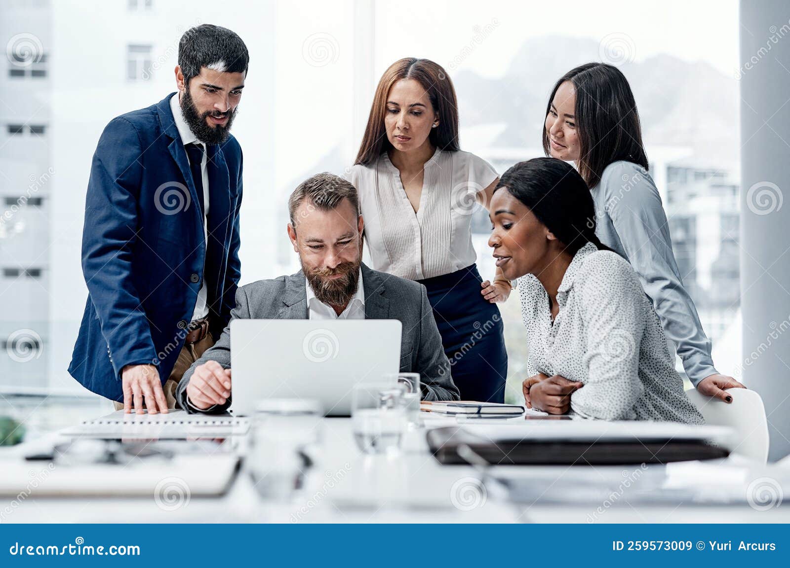 Maximising Shared Knowledge through Dedicated Teamwork. a Group of ...