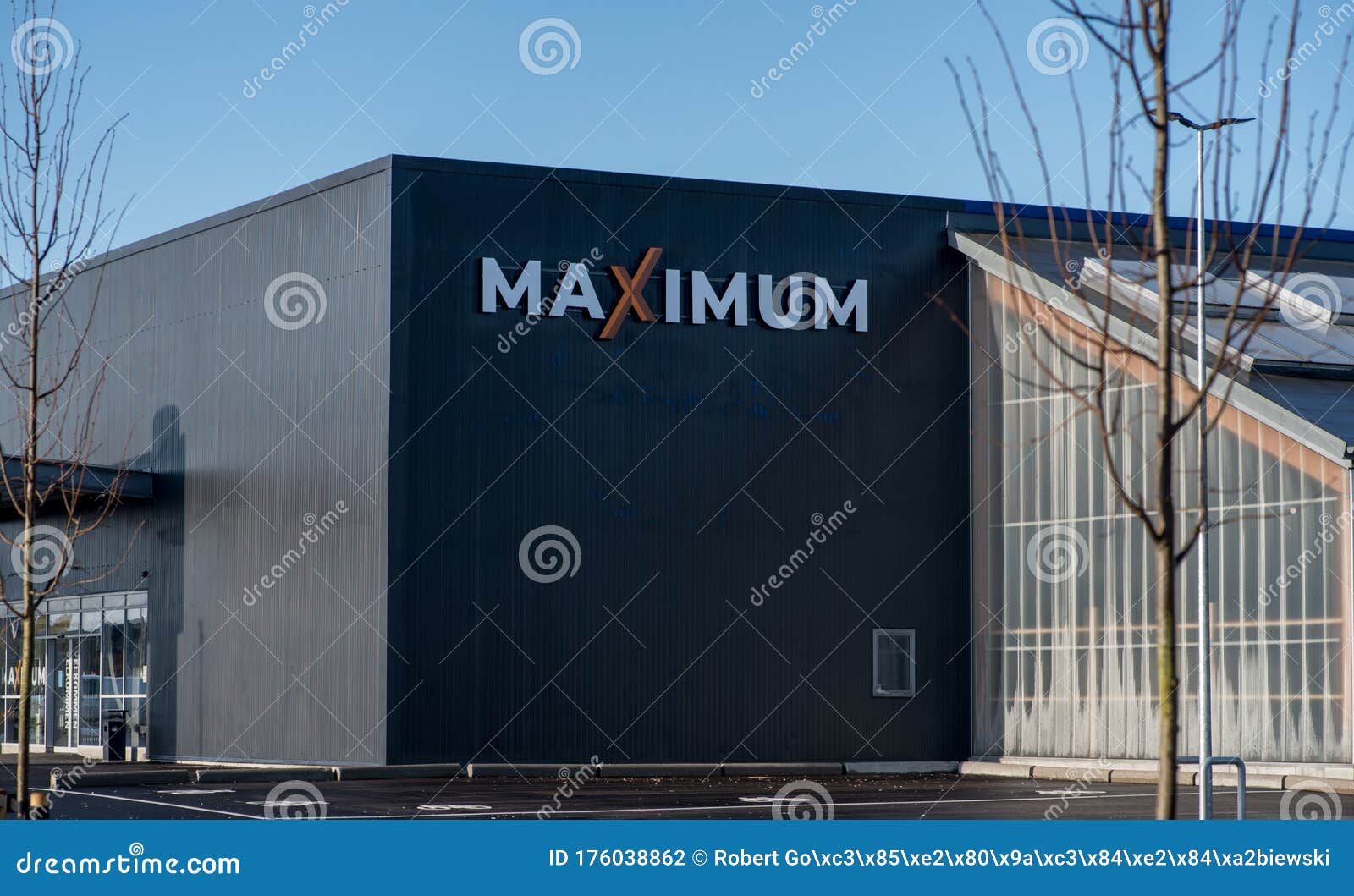 Maximum Bowl and Fun Side Facade Stock Photo - Image of banner, sign ...