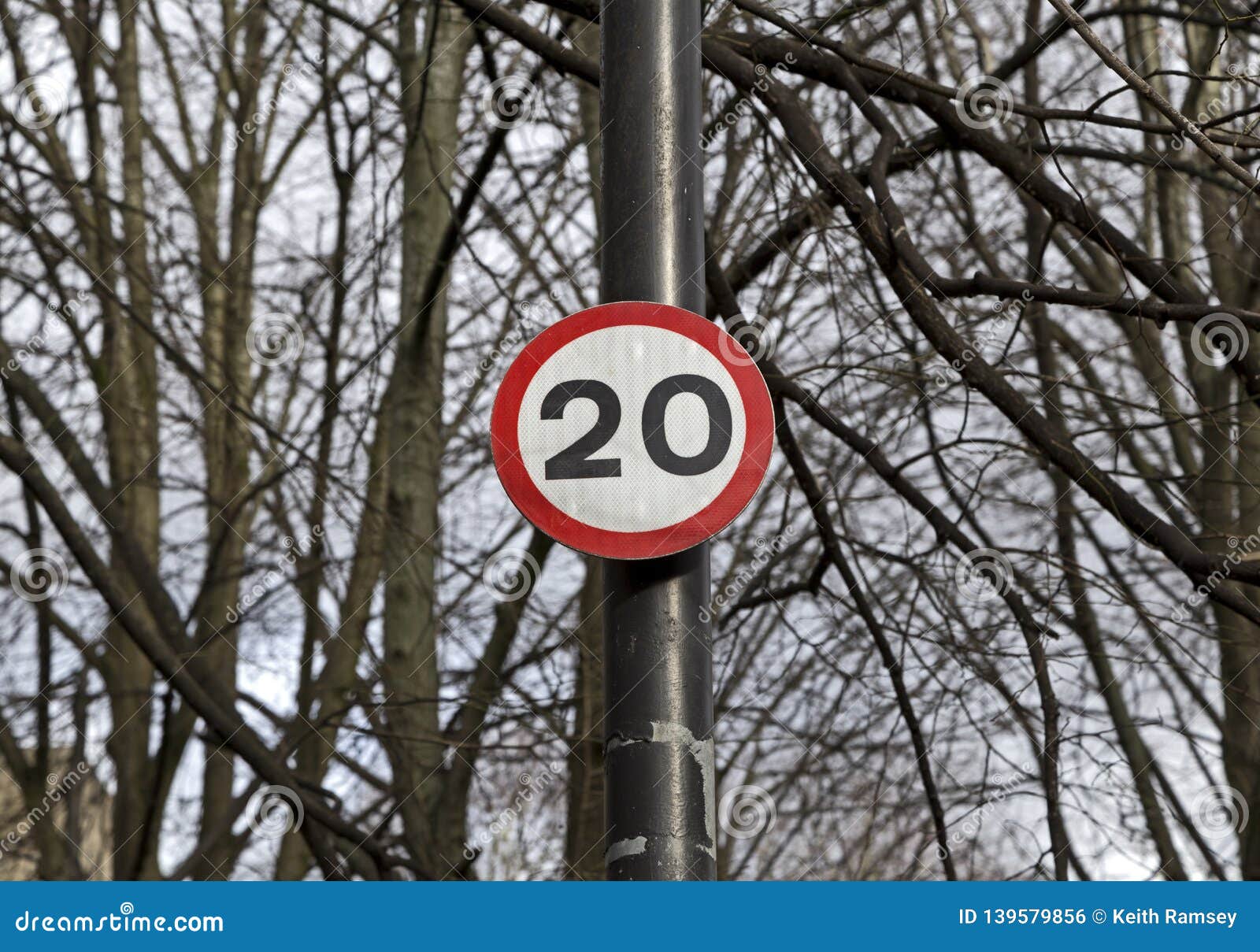 Maximum Speed 20 mph editorial photo. Image of legal - 139579856