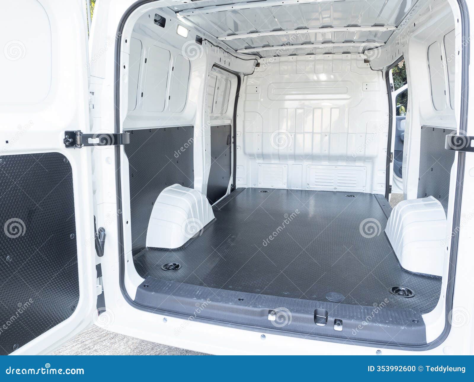 Maxus V80 Van Editorial Photo | CartoonDealer.com #156907951