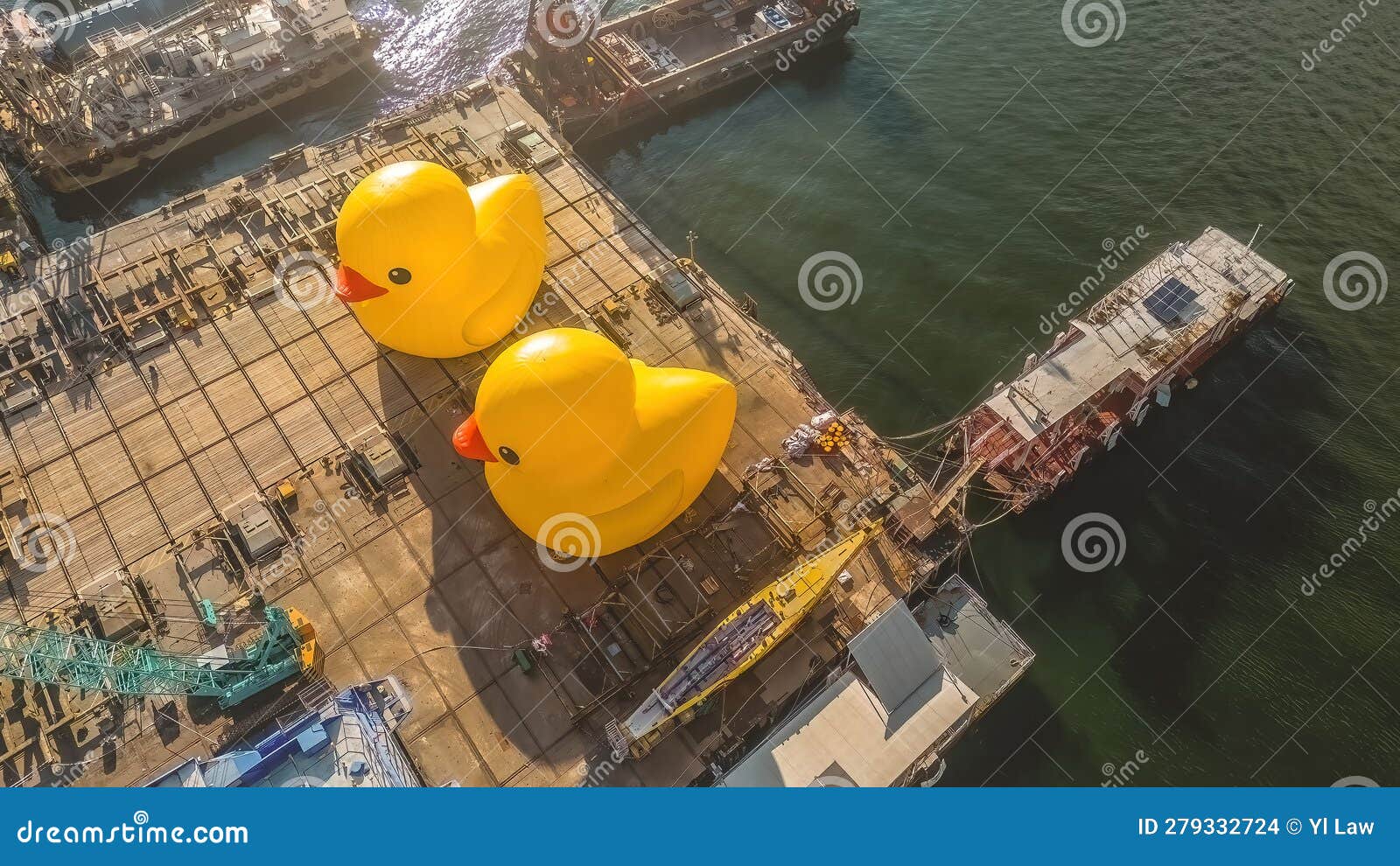 May 26 2023 Pre Ready of Rubber Duck Project HK Tour Editorial Stock ...