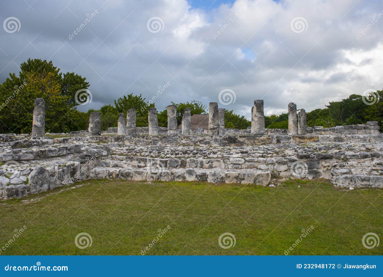 Maya El Rey in Cancun, Mexico Stock Photo - Image of historic, houses ...