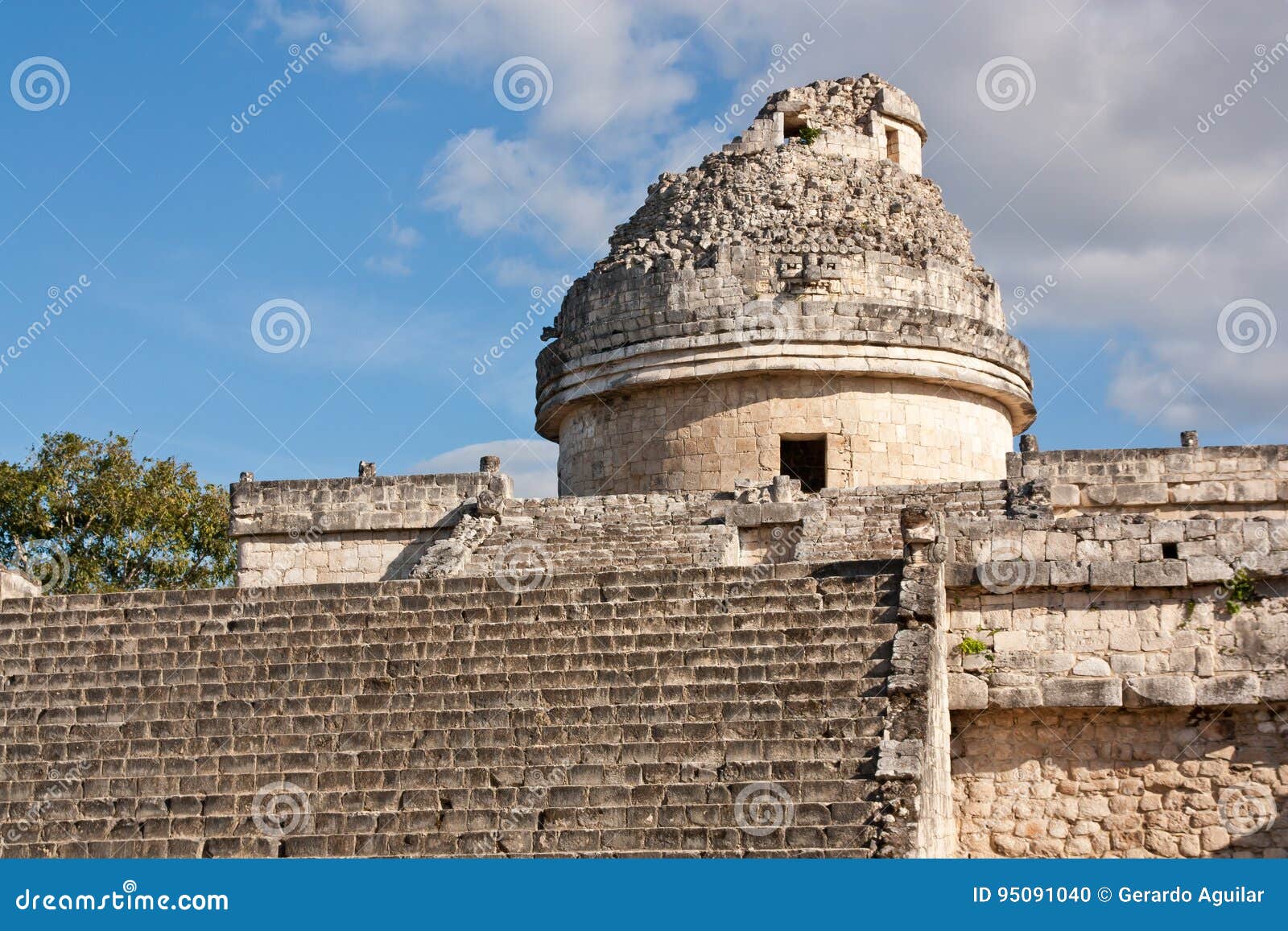 Maya Observatory in Chichenitza, MÃ©xico Stock Photo - Image of ...
