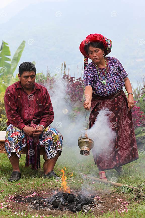 Maya Priests Performing Ritual Editorial Image - Image of santiago ...